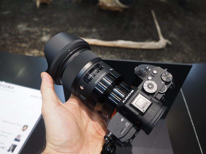 Hands-on Images of Sigma FE Lenses on Sony Mirrorless Cameras | Sony Rumors